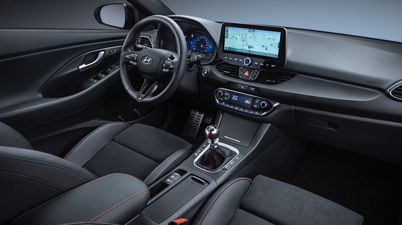 Comparativa entre el Hyundai Bayon y el Hyundai i30 5p | carwow | Carwow